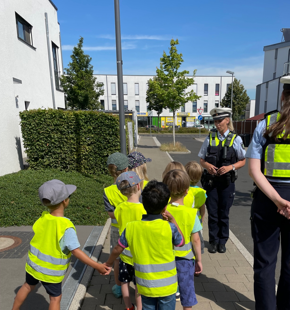 Ein echte Polizistin zu Besuch in Widdersdorf - rainbowtrekkers